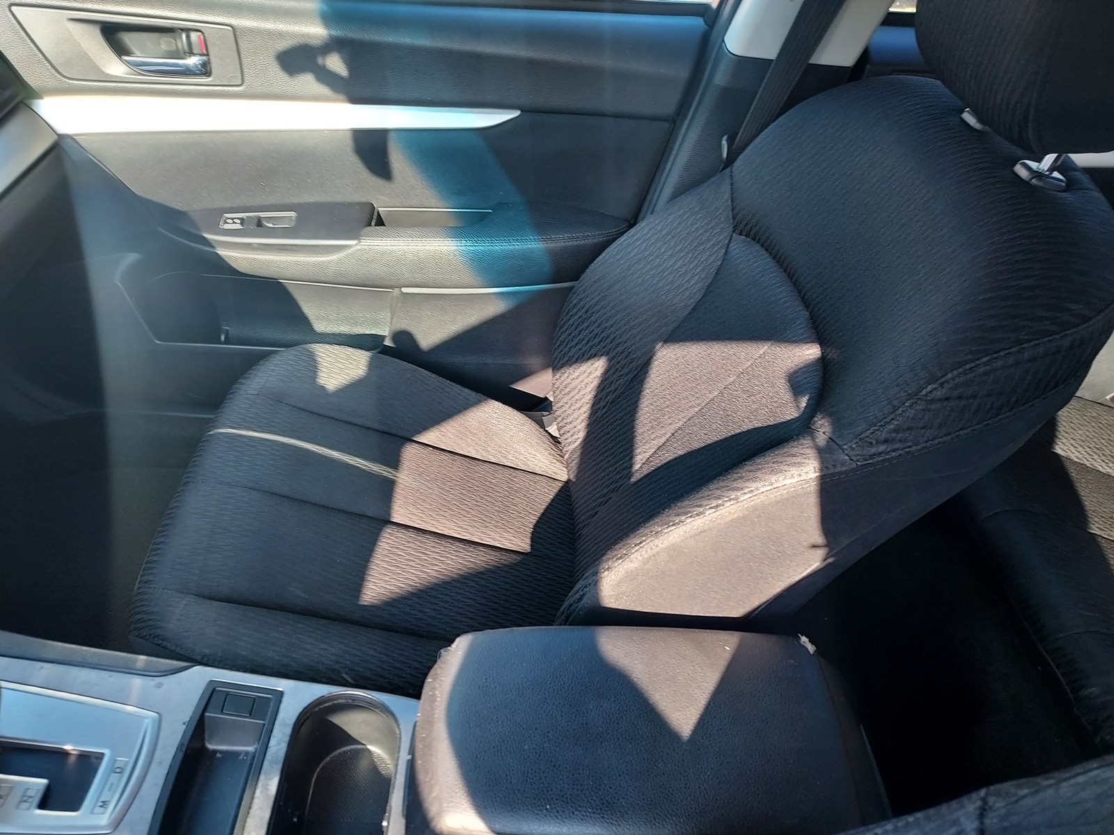 2012 Subaru Outback SUV $10